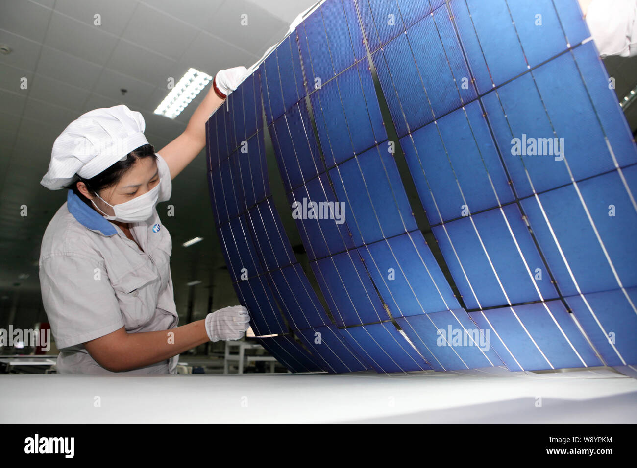 Chinese solar panels hi-res stock photography and images - Alamy