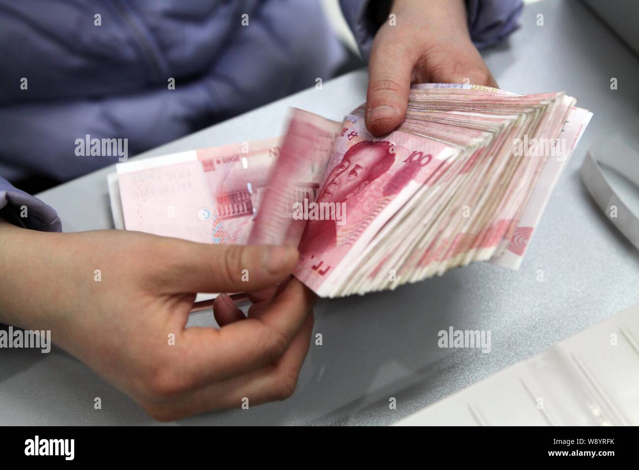 10 yuan bill hi-res stock photography and images - Alamy