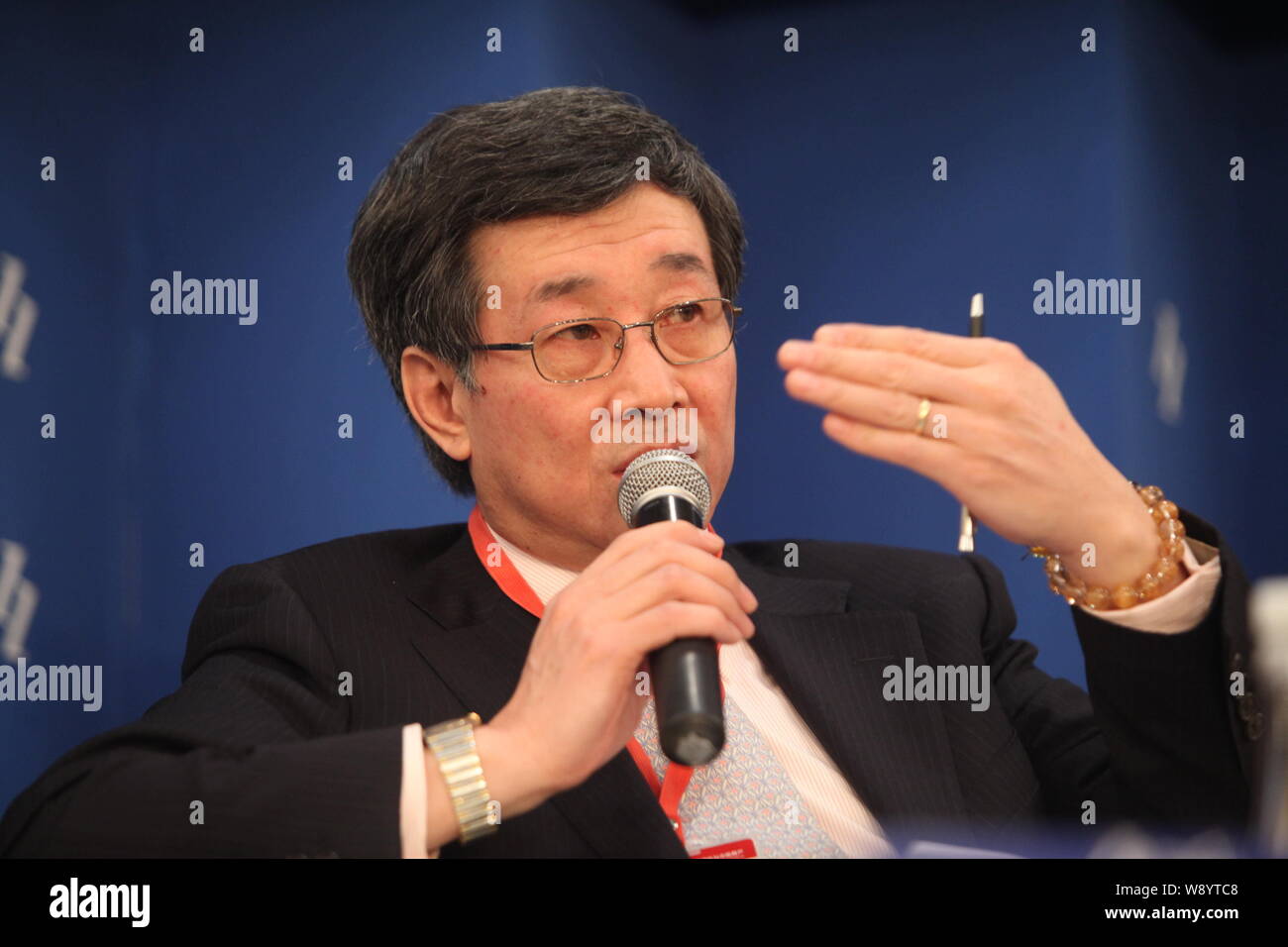 David li yi hi-res stock photography and images - Alamy