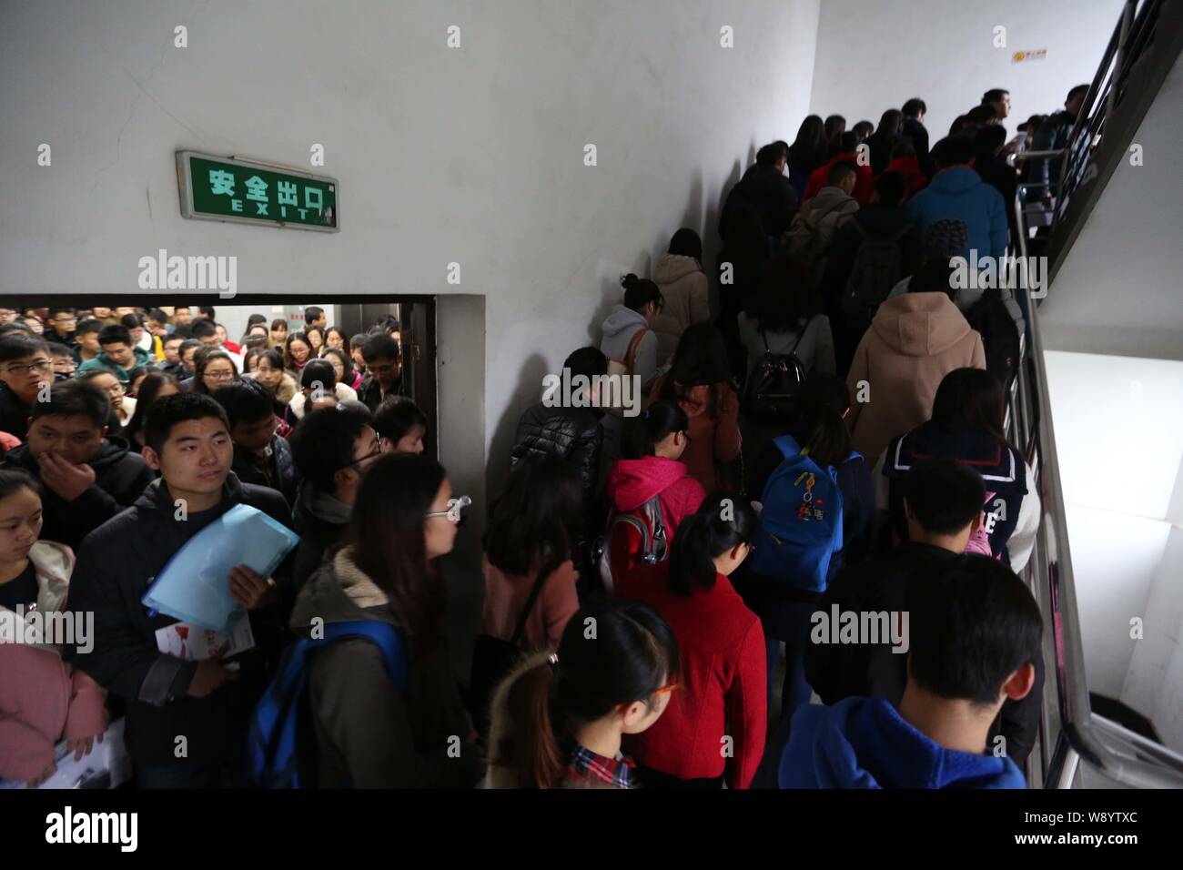 30 nov hi-res stock photography and images - Alamy