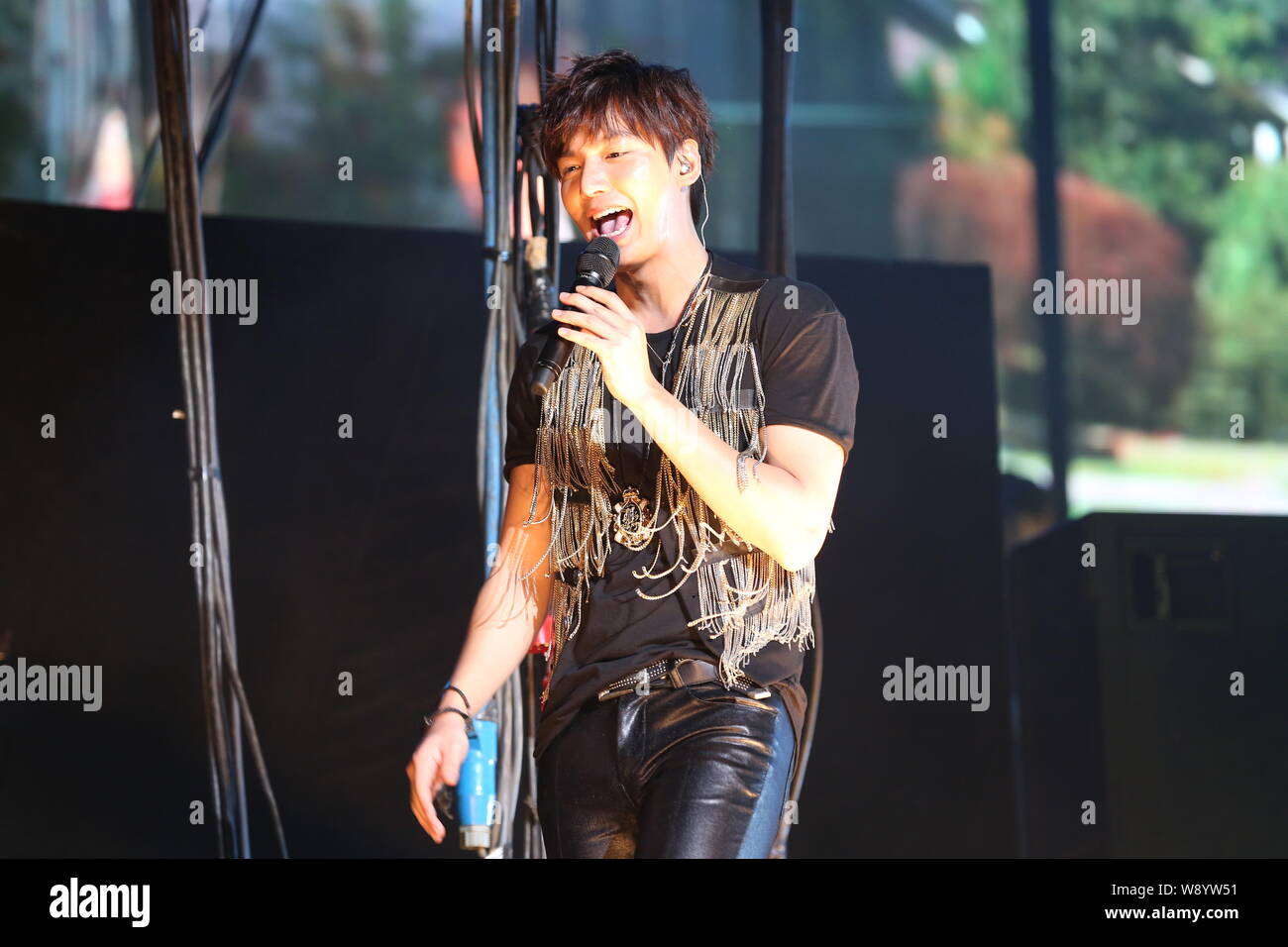 Actor and singer lee min ho hi-res stock photography and images - Alamy