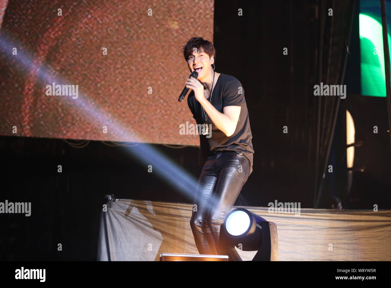 Actor and singer lee min ho hi-res stock photography and images - Alamy