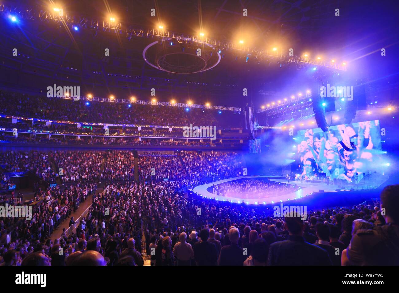 Chinese and foreign fans crowd the Mercedes-Benz Arena at the concert ...