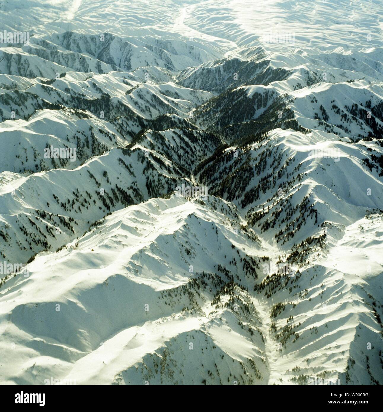 Landscape of the mountain range of Tianshan Mountains in northwest ...