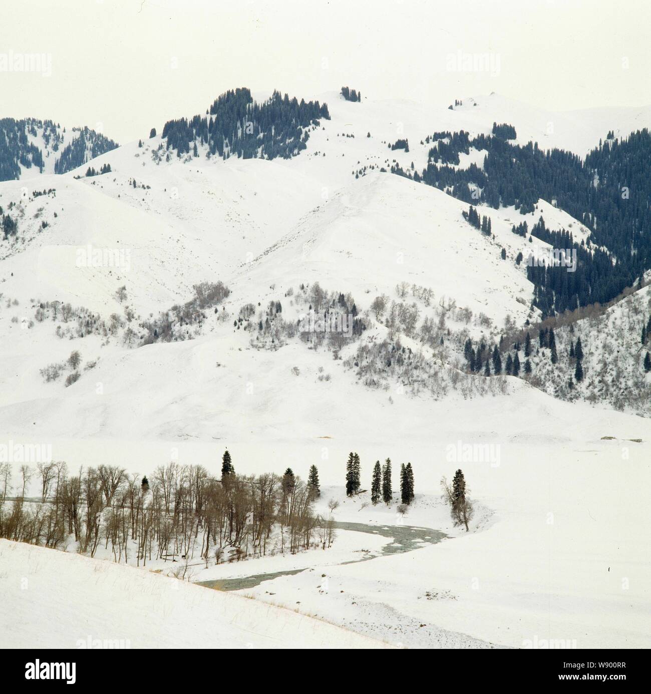 Landscape of the mountain range of Tianshan Mountains in northwest ...