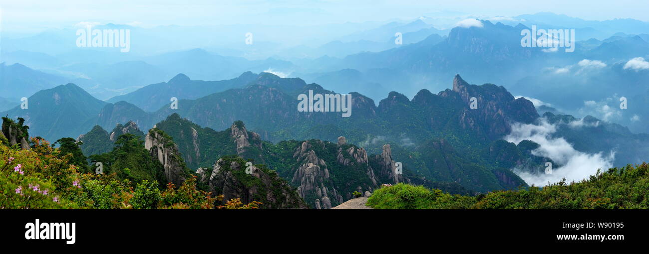 Mount sanqingshan national park hi-res stock photography and images - Alamy