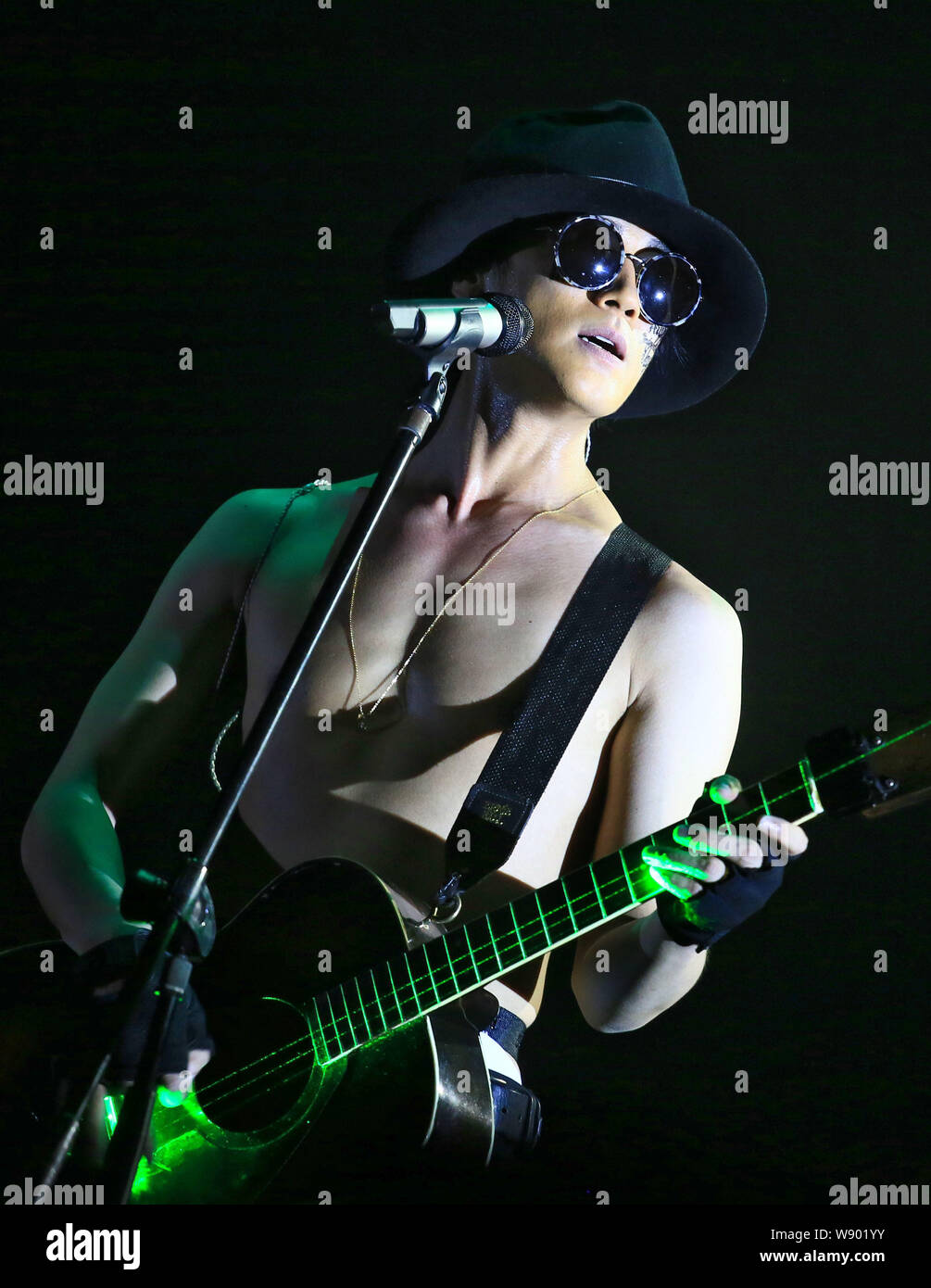 Japanese singer hi-res stock photography and images - Alamy