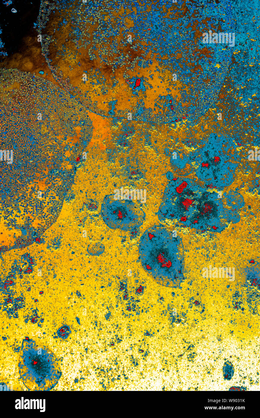 Air and oil bubbles inside water base form patterns Stock Photo - Alamy