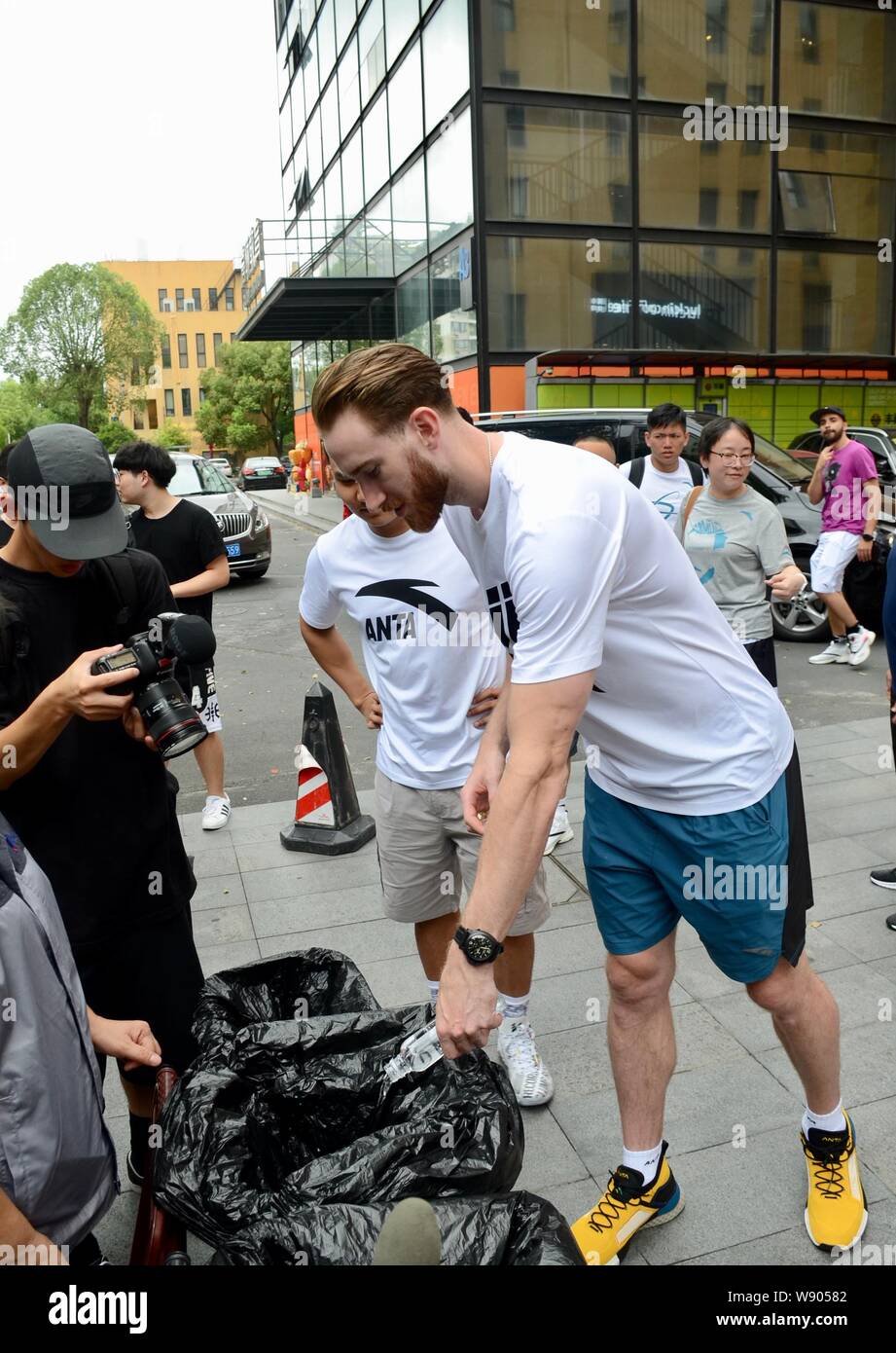 NBA star Gordon Hayward of Boston Celtics, tallest, learns how to sort ...