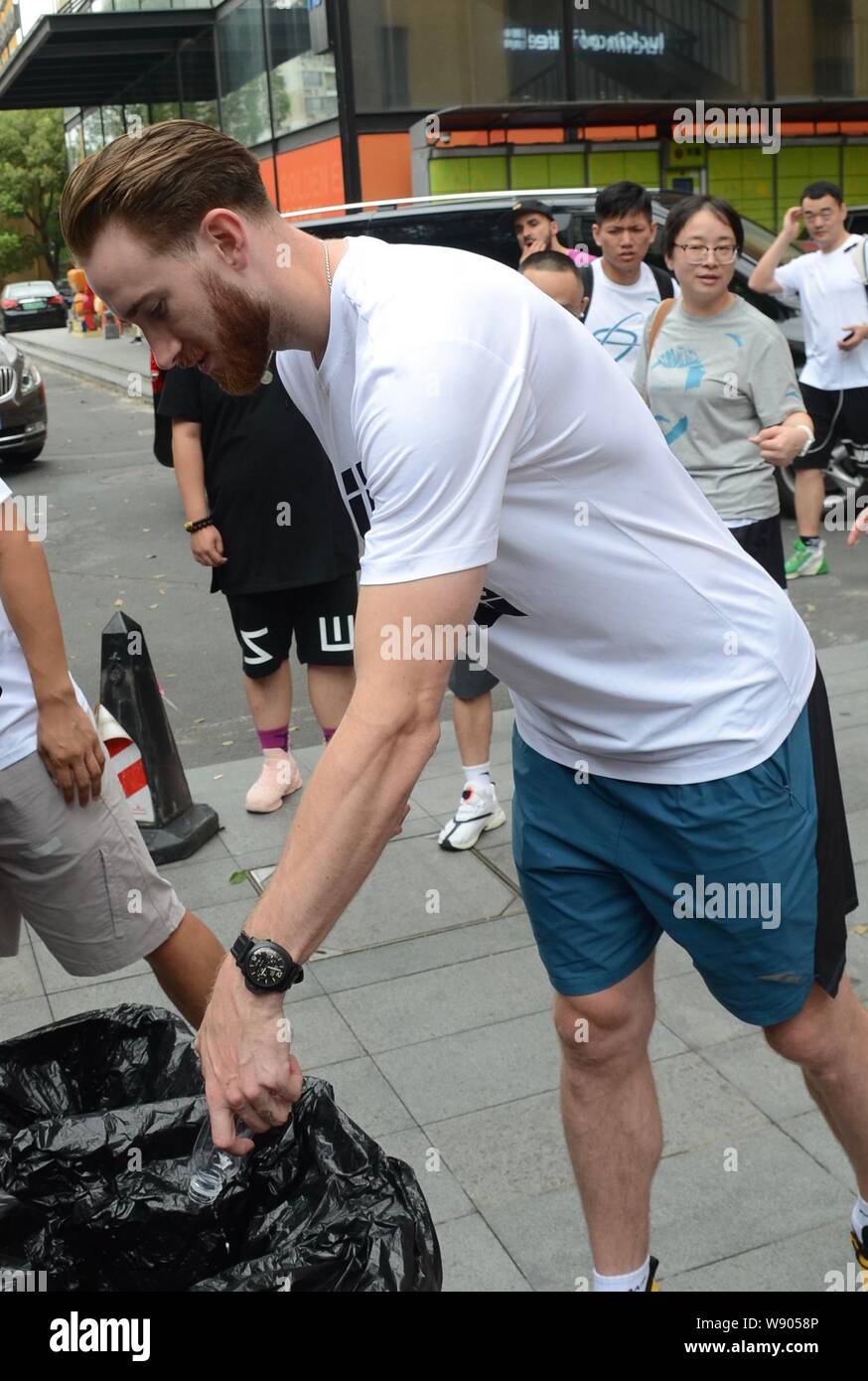NBA star Gordon Hayward of Boston Celtics, tallest, learns how to sort ...