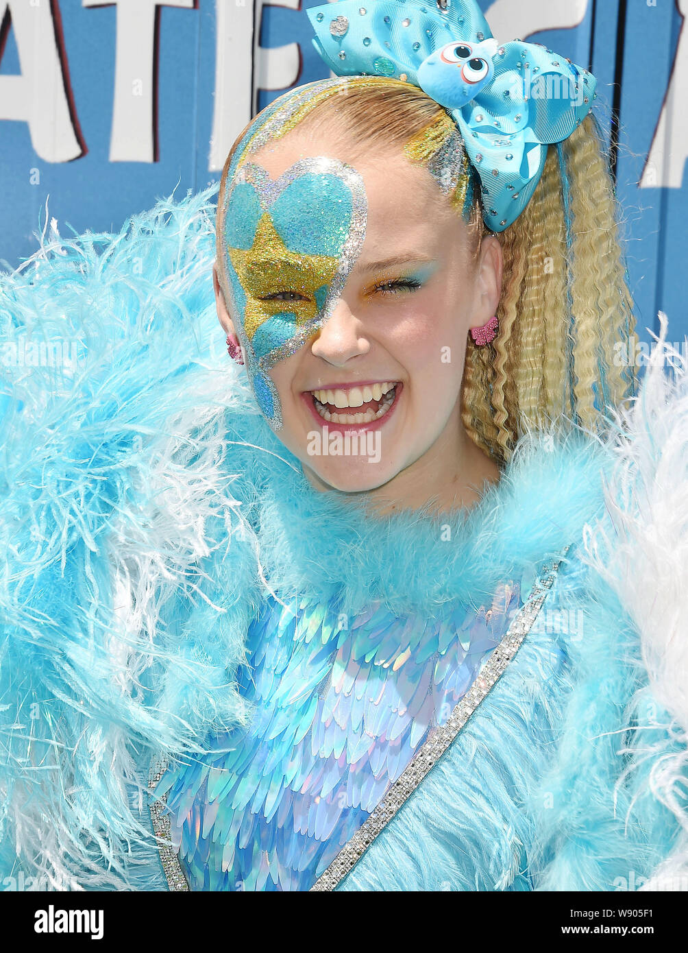 LOS ANGELES, CA - AUGUST 10: JoJo Siwa attends the Premiere of Sony's ...