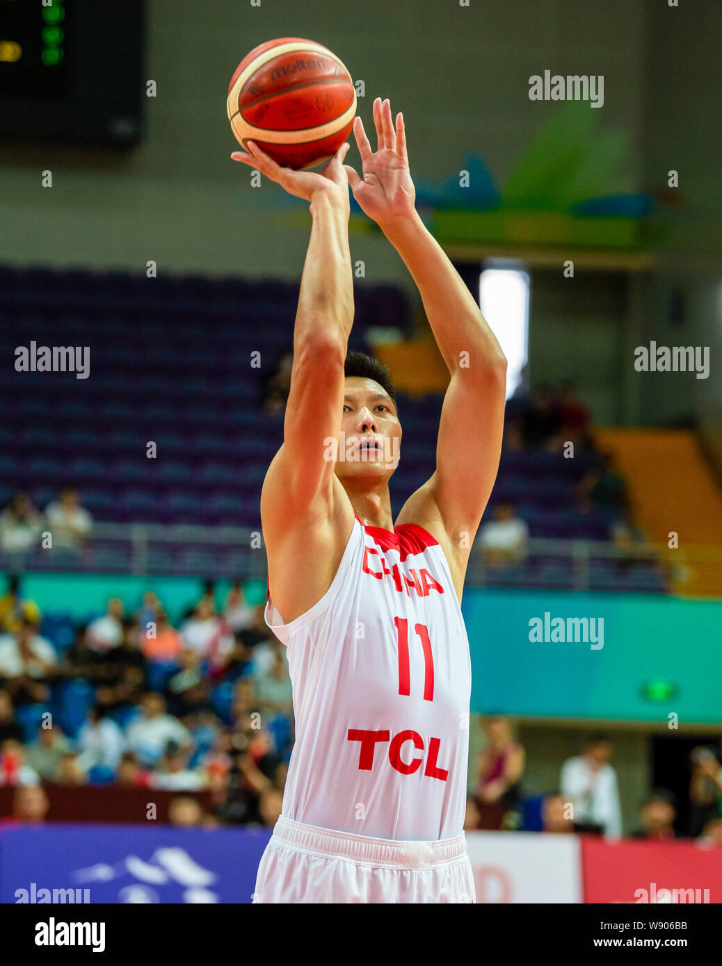 Yi jianlian hi-res stock photography and images - Alamy