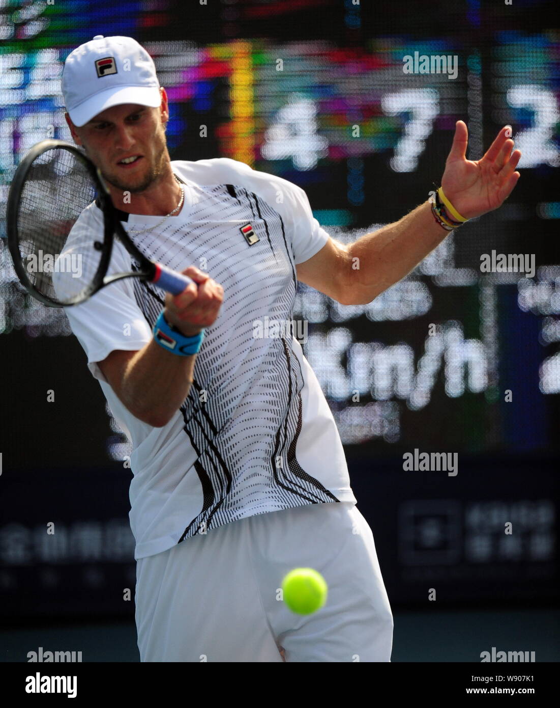 Andreas Seppi of Italy returns a shot to Tommy Robredo of Spain during ...