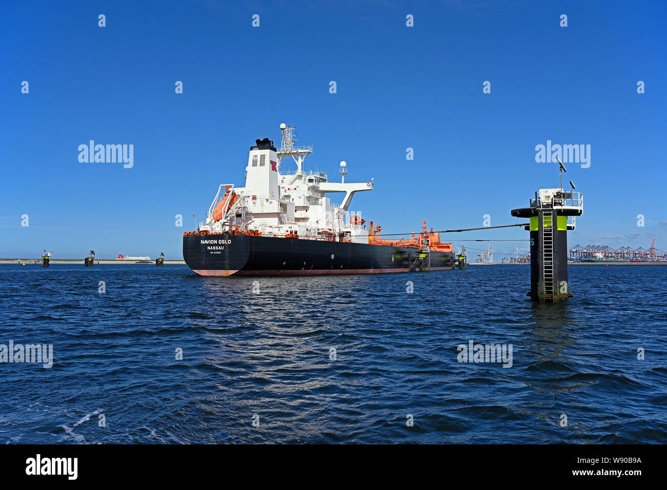 Shuttle tanker hi-res stock photography and images - Alamy