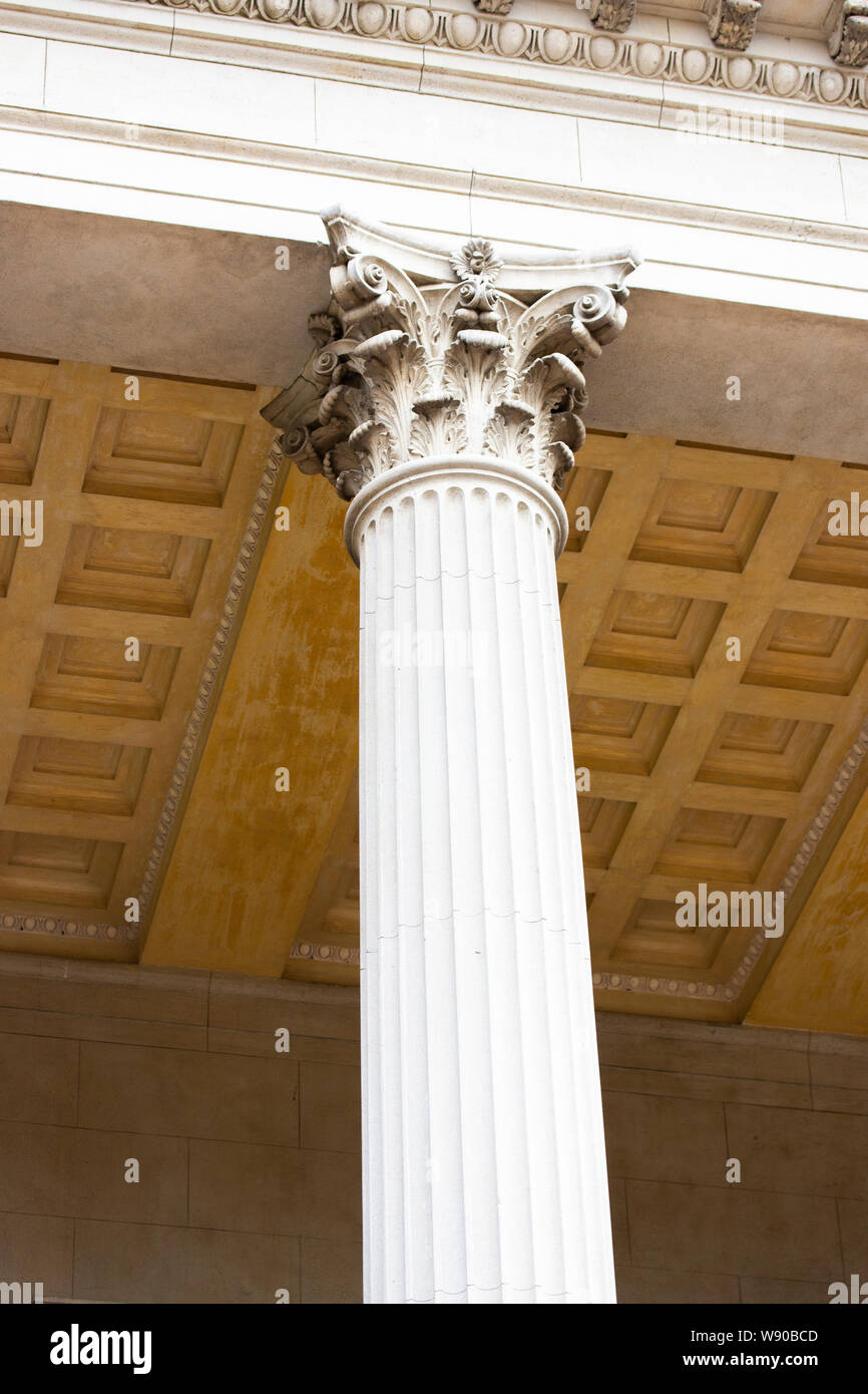 Corinthian carved architecture hi-res stock photography and images - Alamy