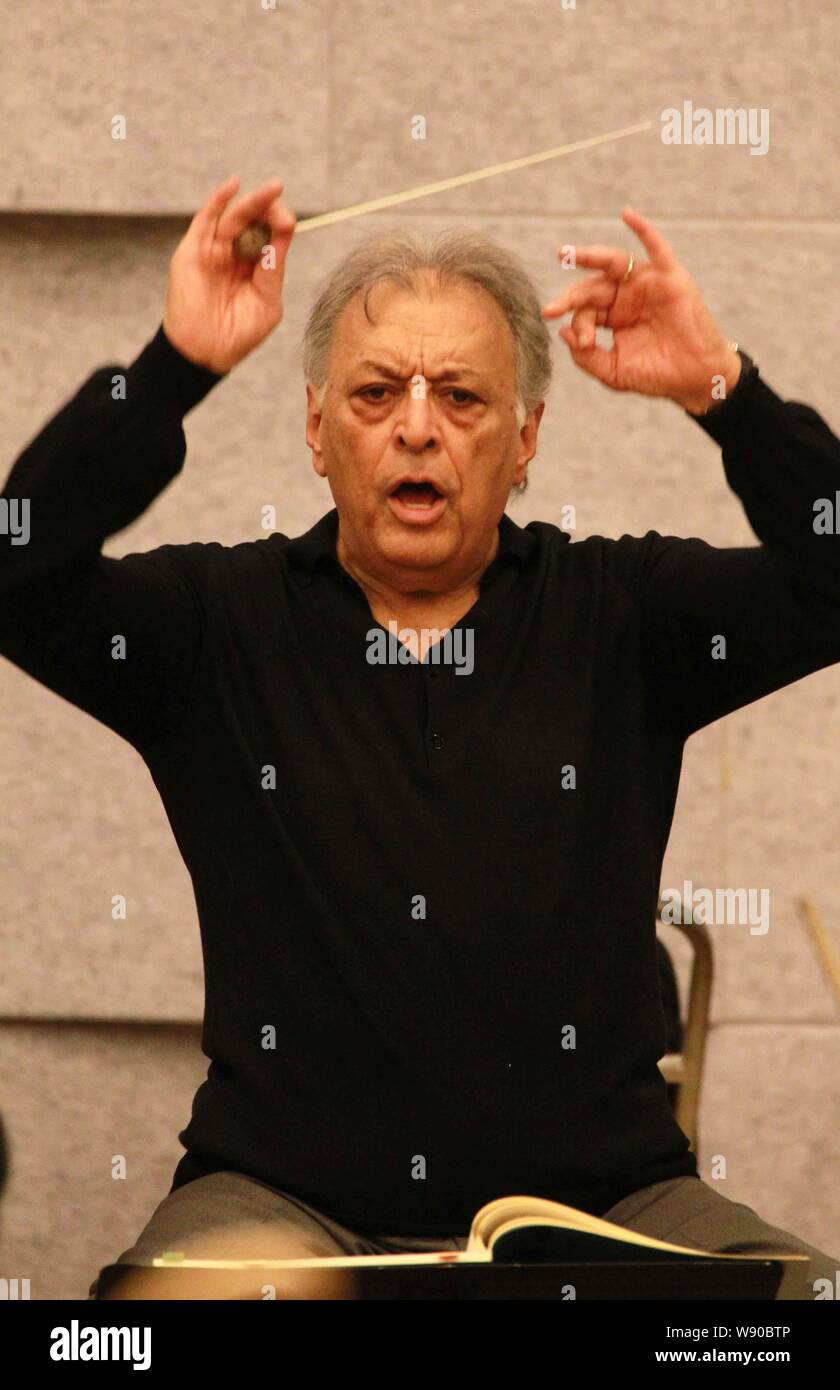 Indian conductor Zubin Mehta performs during a rehearsal of his New ...