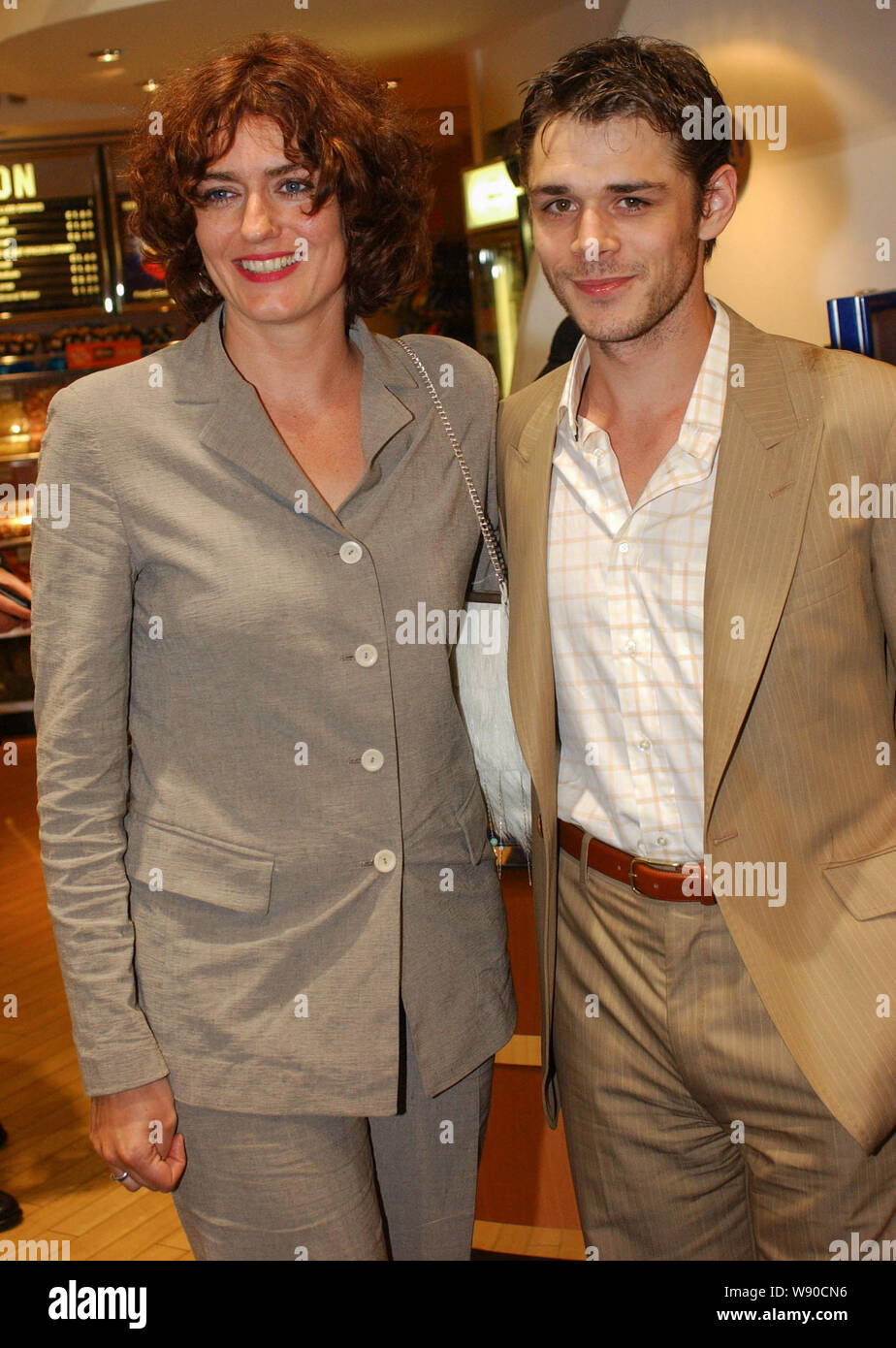 Actress anna chancellor hi-res stock photography and images - Alamy