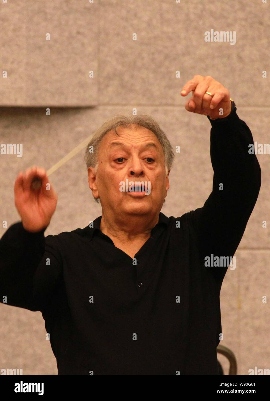 Zubin mehta concert hi-res stock photography and images - Alamy
