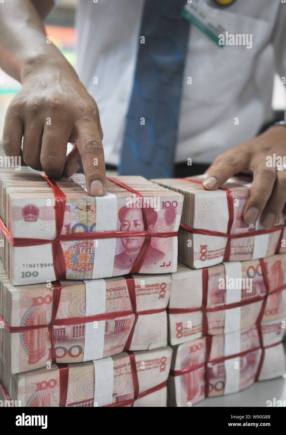 Employee reference hi-res stock photography and images - Alamy