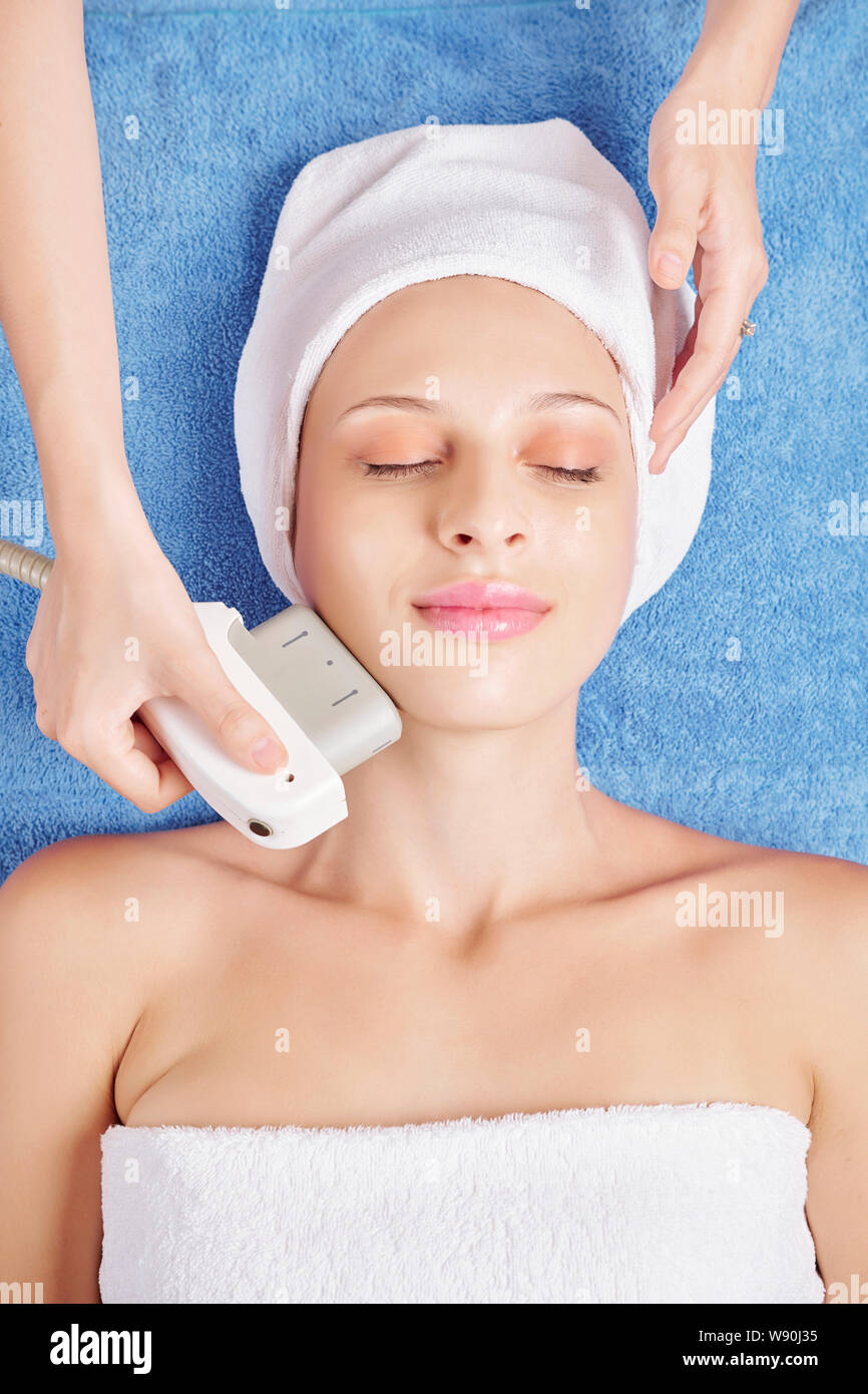 Procedure of SMAS lifting Stock Photo - Alamy