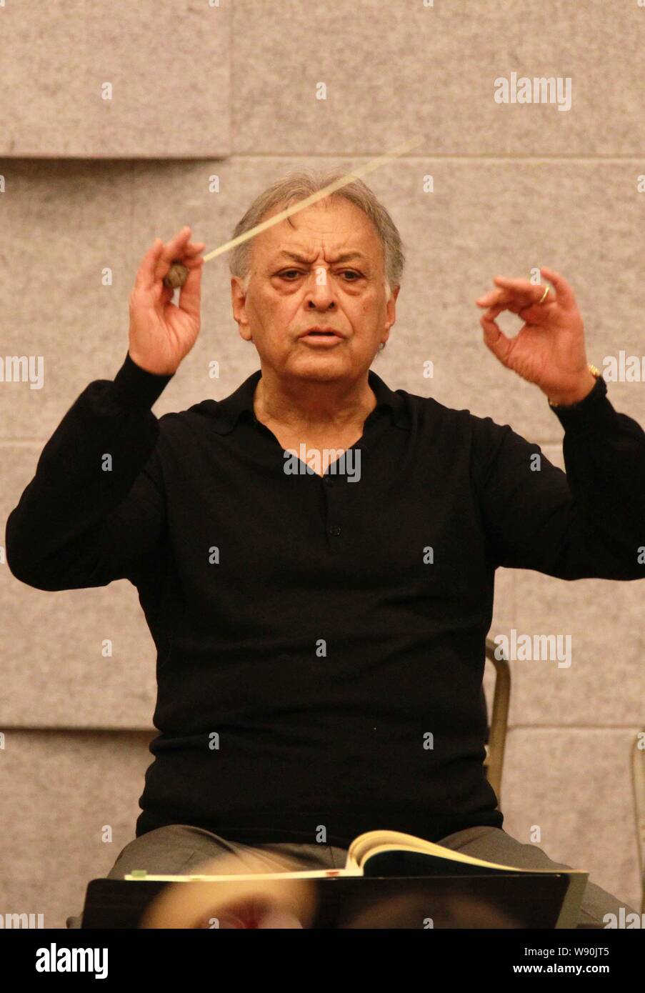 Zubin mehta concert hi-res stock photography and images - Alamy