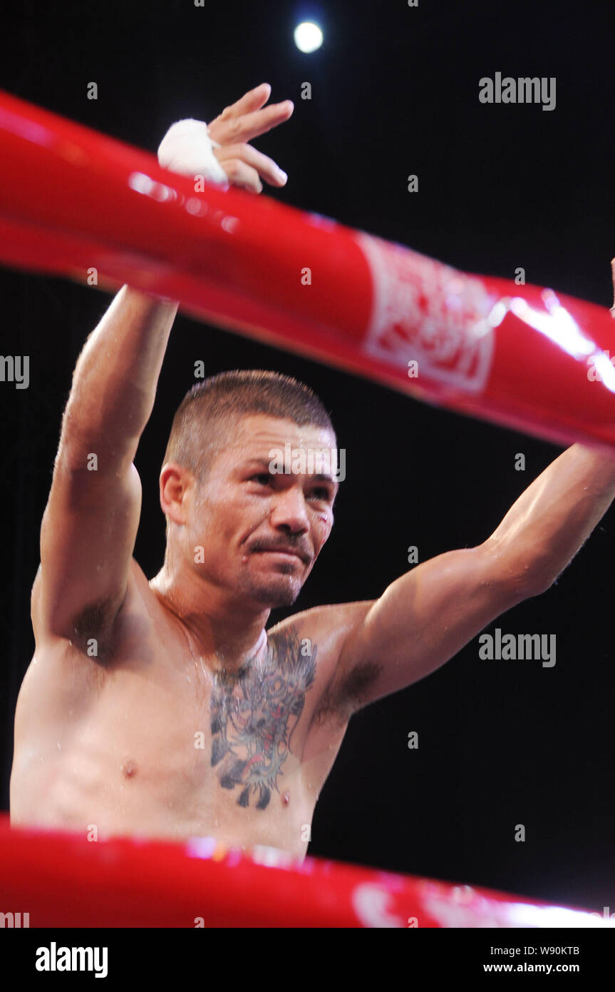 Mexican world champion world boxing hi-res stock photography and images ...