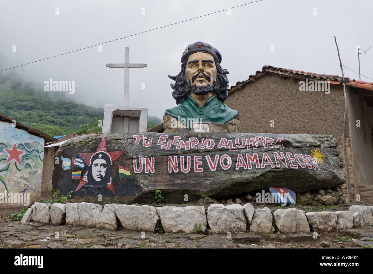 Bust of Che Guevara in La Higuera, Bolivia, where he was killed after ...