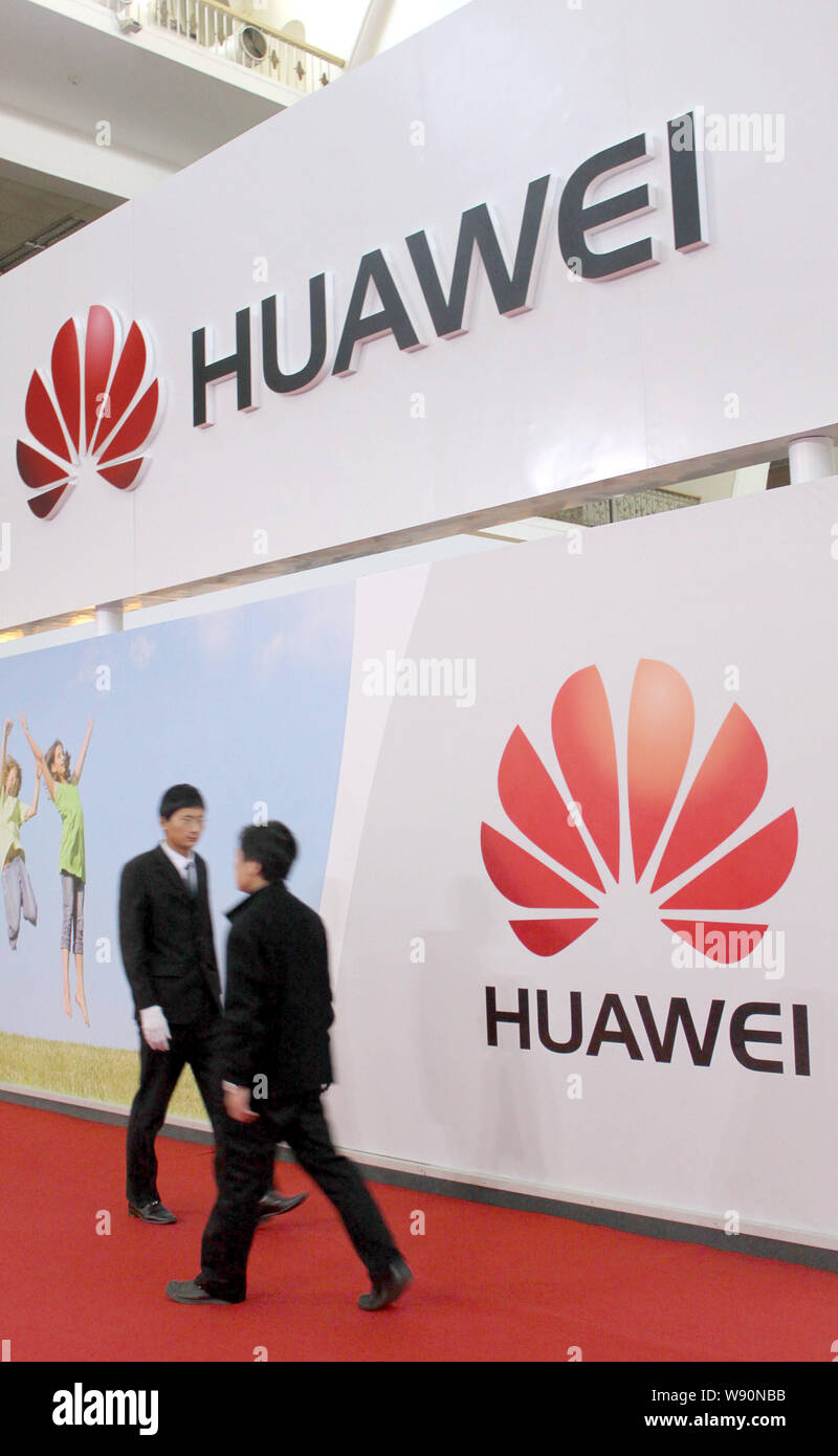 Huawei advertisements hi-res stock photography and images - Alamy