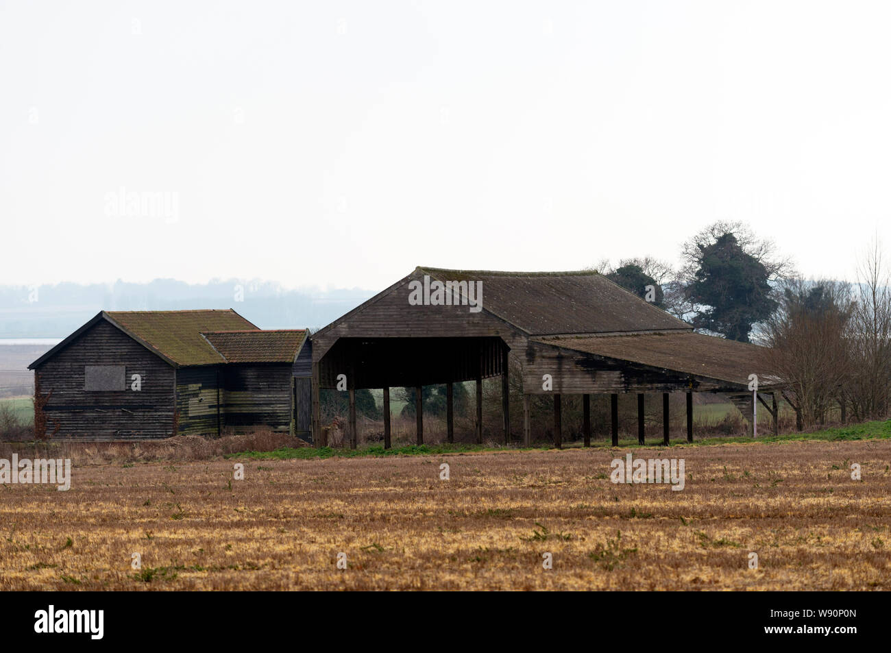 Wooden barn hi-res stock photography and images - Alamy