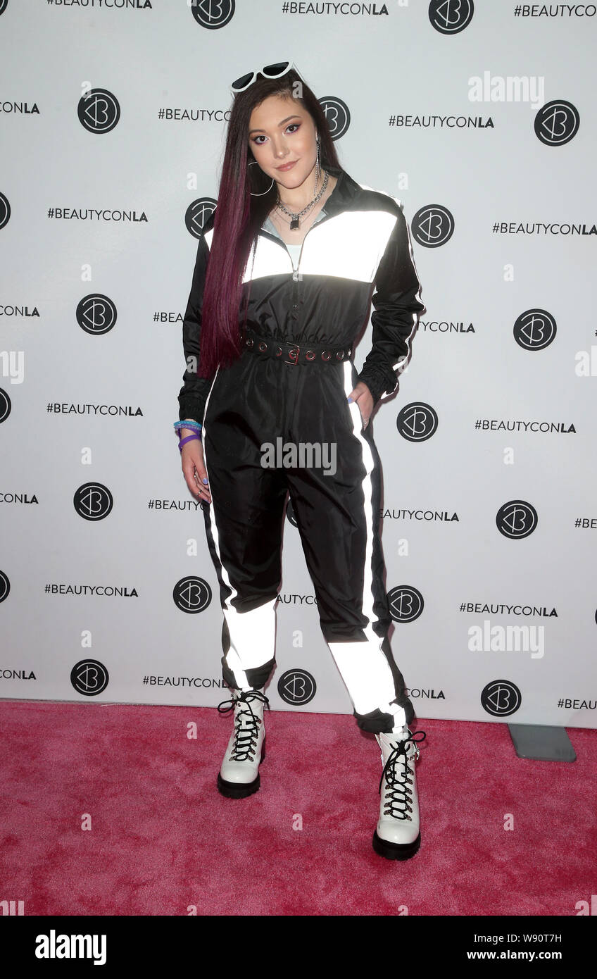 Taylor felt hi-res stock photography and images - Alamy