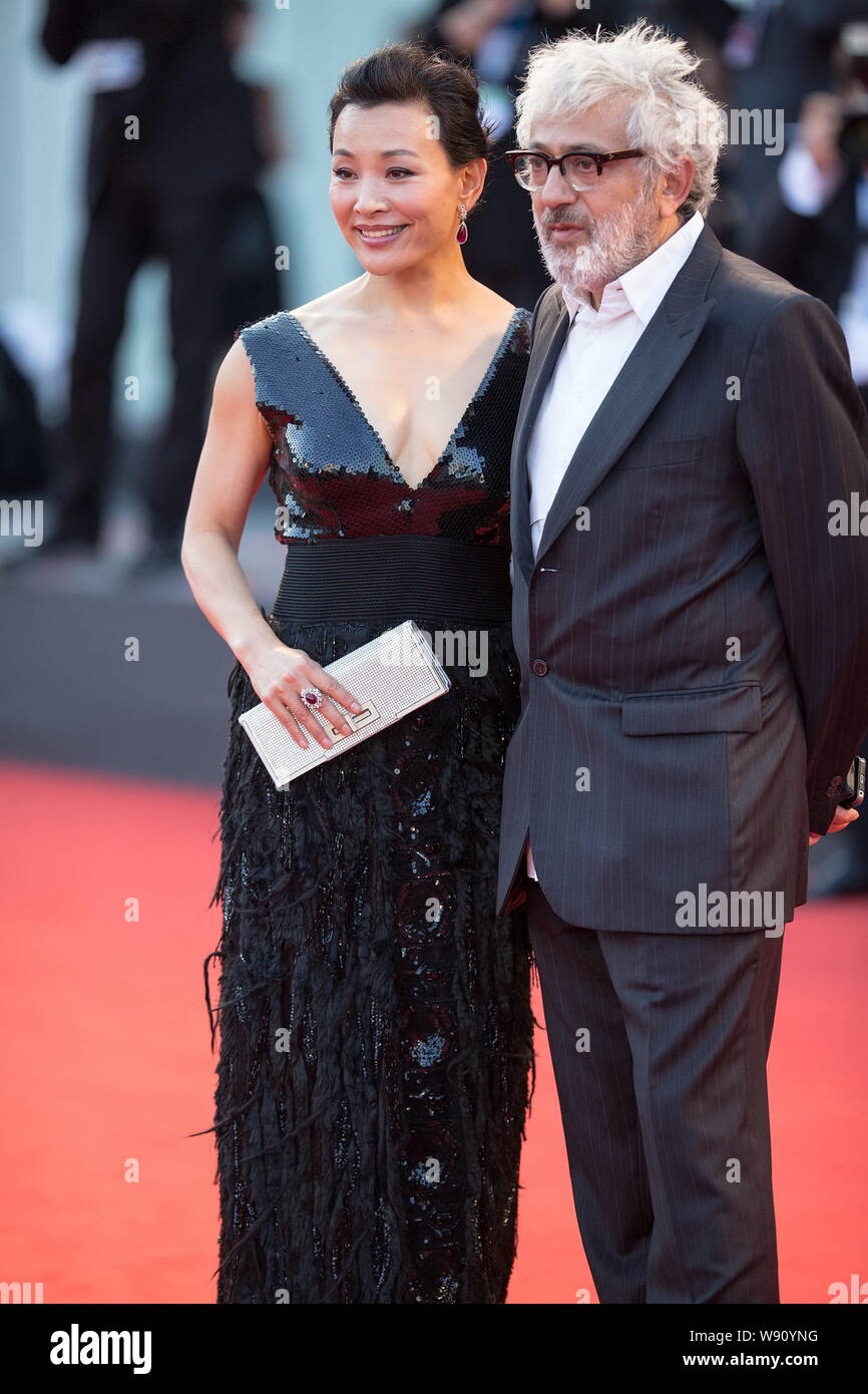 Joan chen hi-res stock photography and images - Alamy