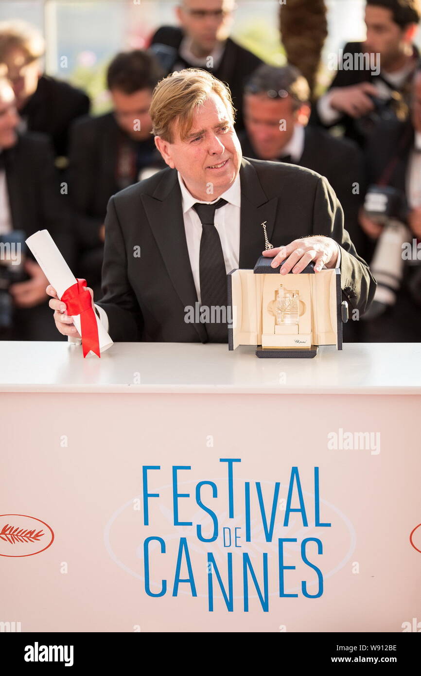 English actor Timothy Spall poses with his Palme dOr award after ...