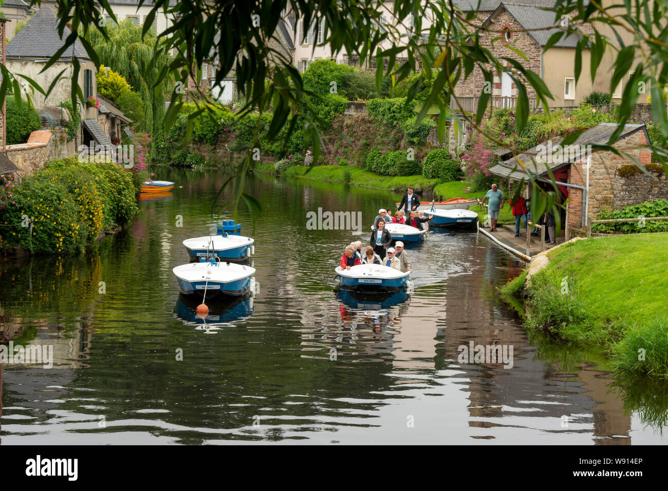 Pontrieux, view of river Le Trieux and washhouses, Cotes d'Armor ...