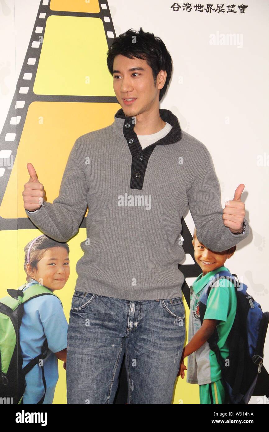 Taiwanese singer Leehom Wang poses during the 50th Anniversary of World ...