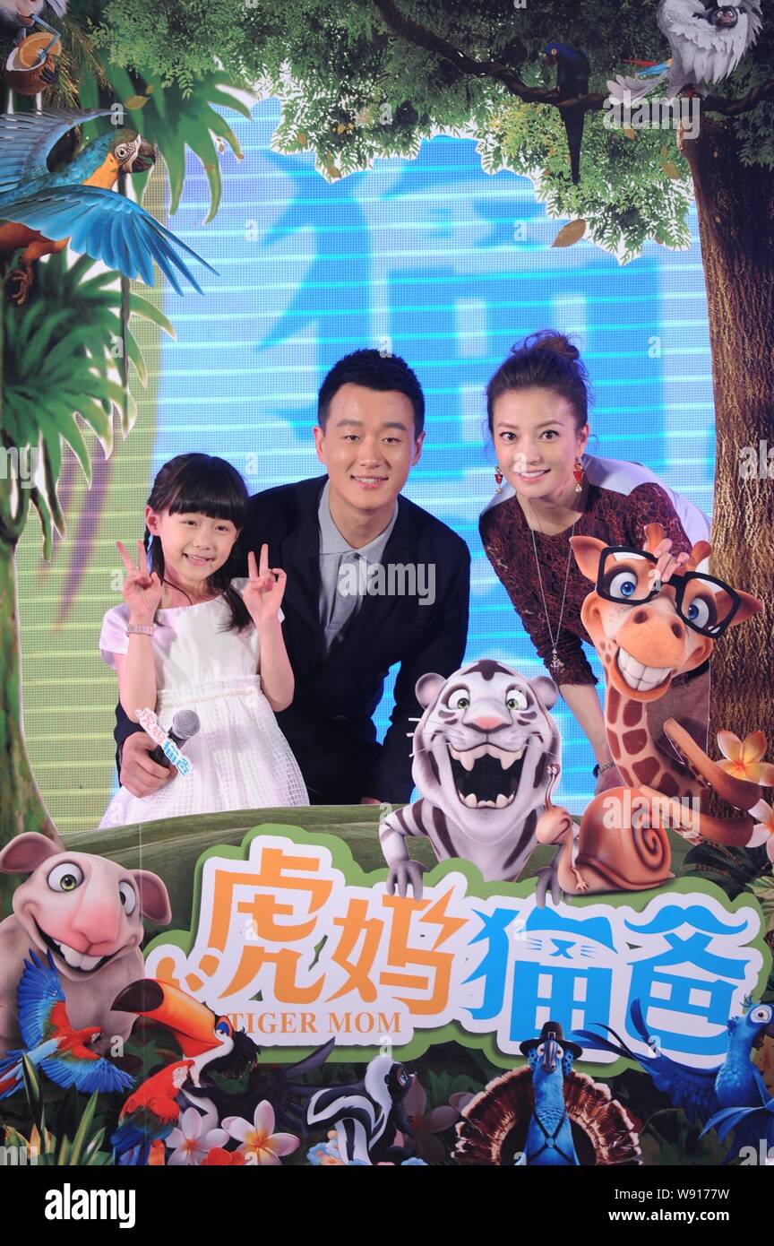 (From left) Chinese actress Ji Zihan, actor Tong Dawei and actress ...