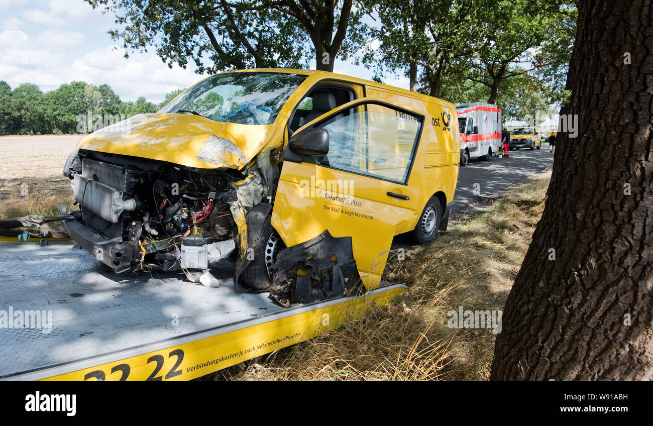 Breakdown lorries hi-res stock photography and images - Alamy