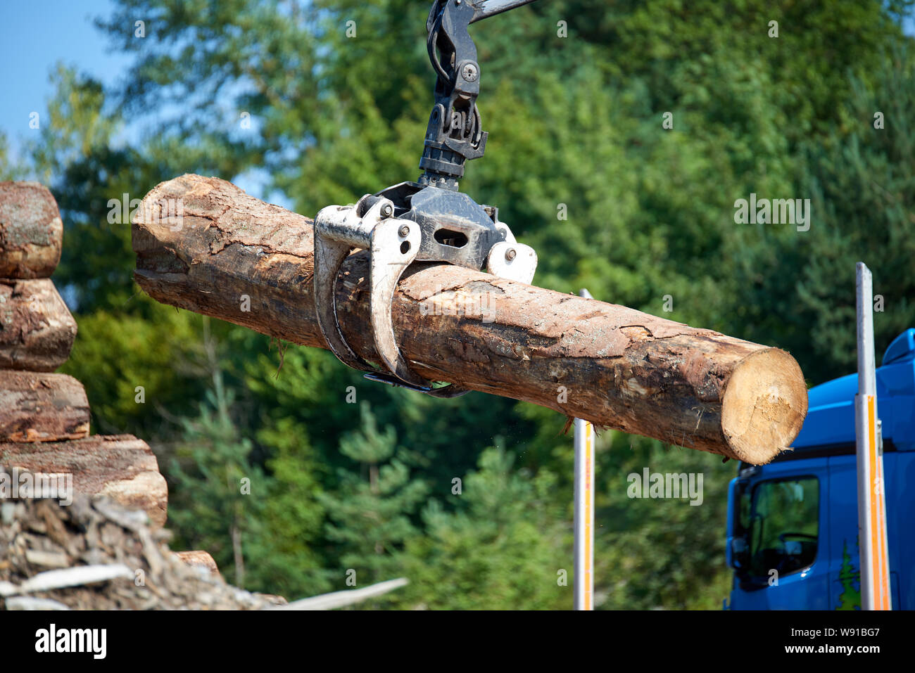 Heavy lifting crane hi-res stock photography and images - Alamy
