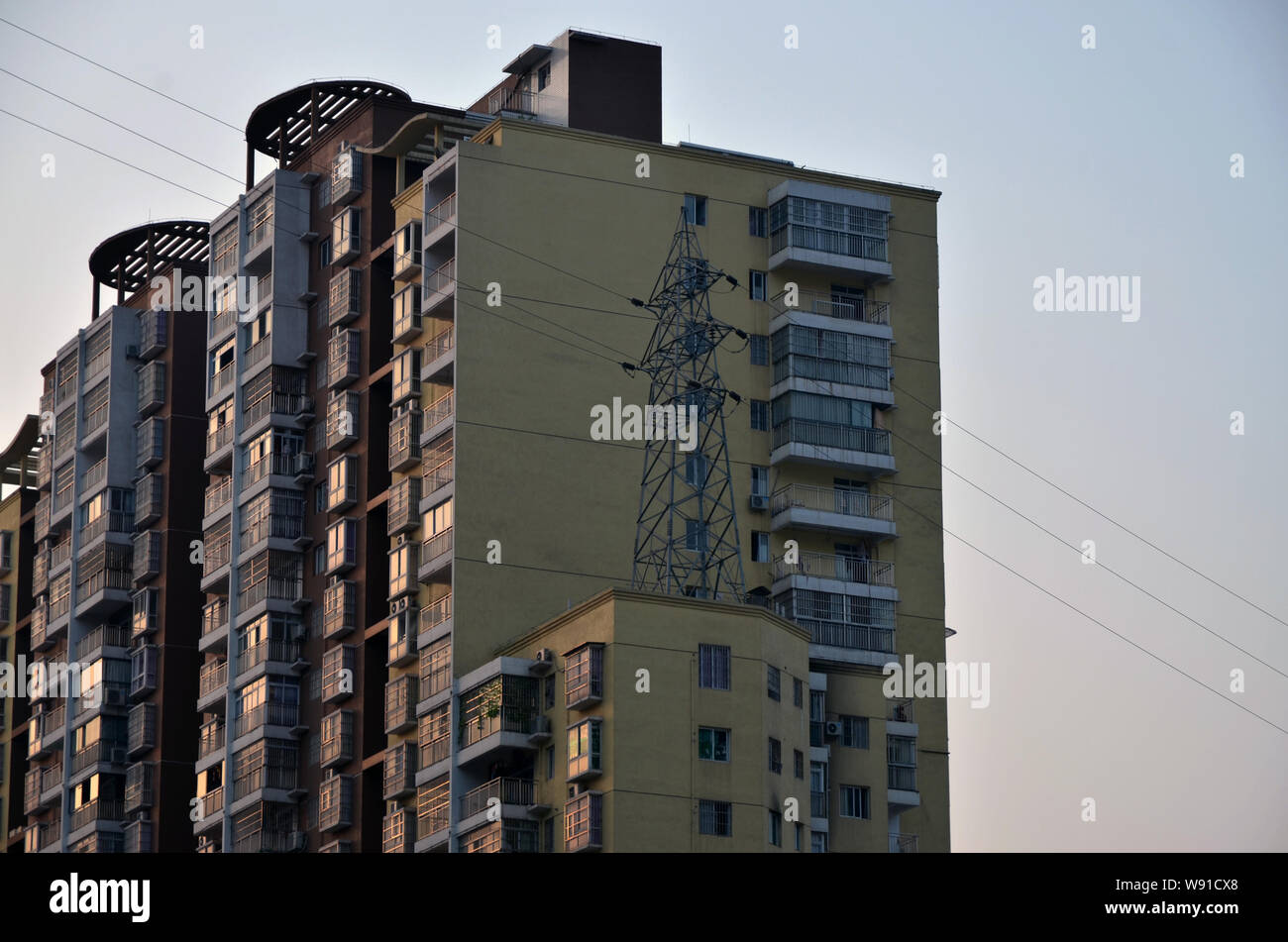 Pylon mounted hi-res stock photography and images - Alamy