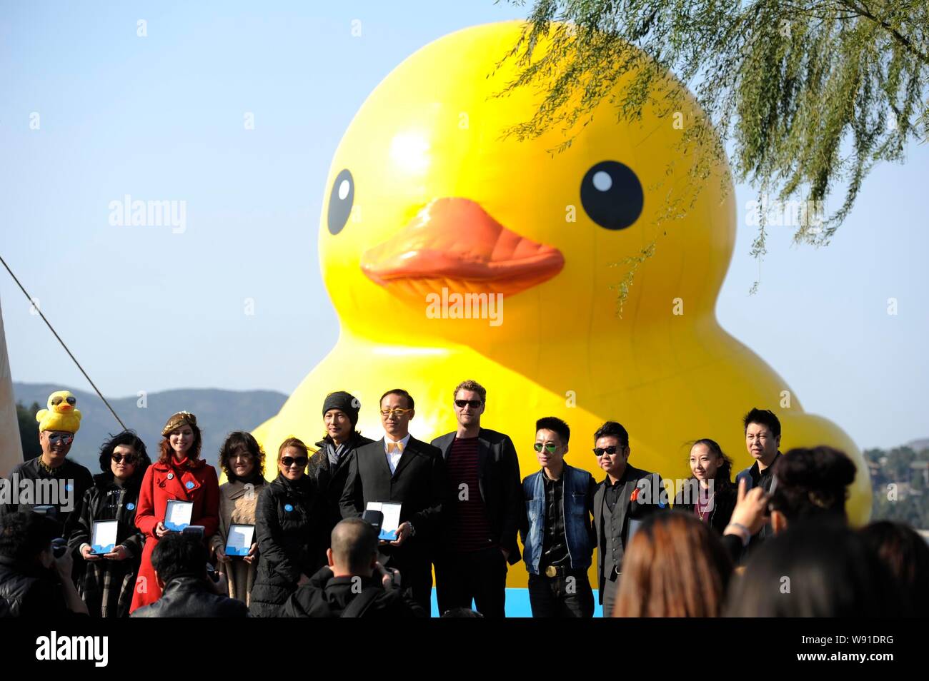 Dutch artist Florentijn Hofman, tallest, designer of the giant Rubber ...