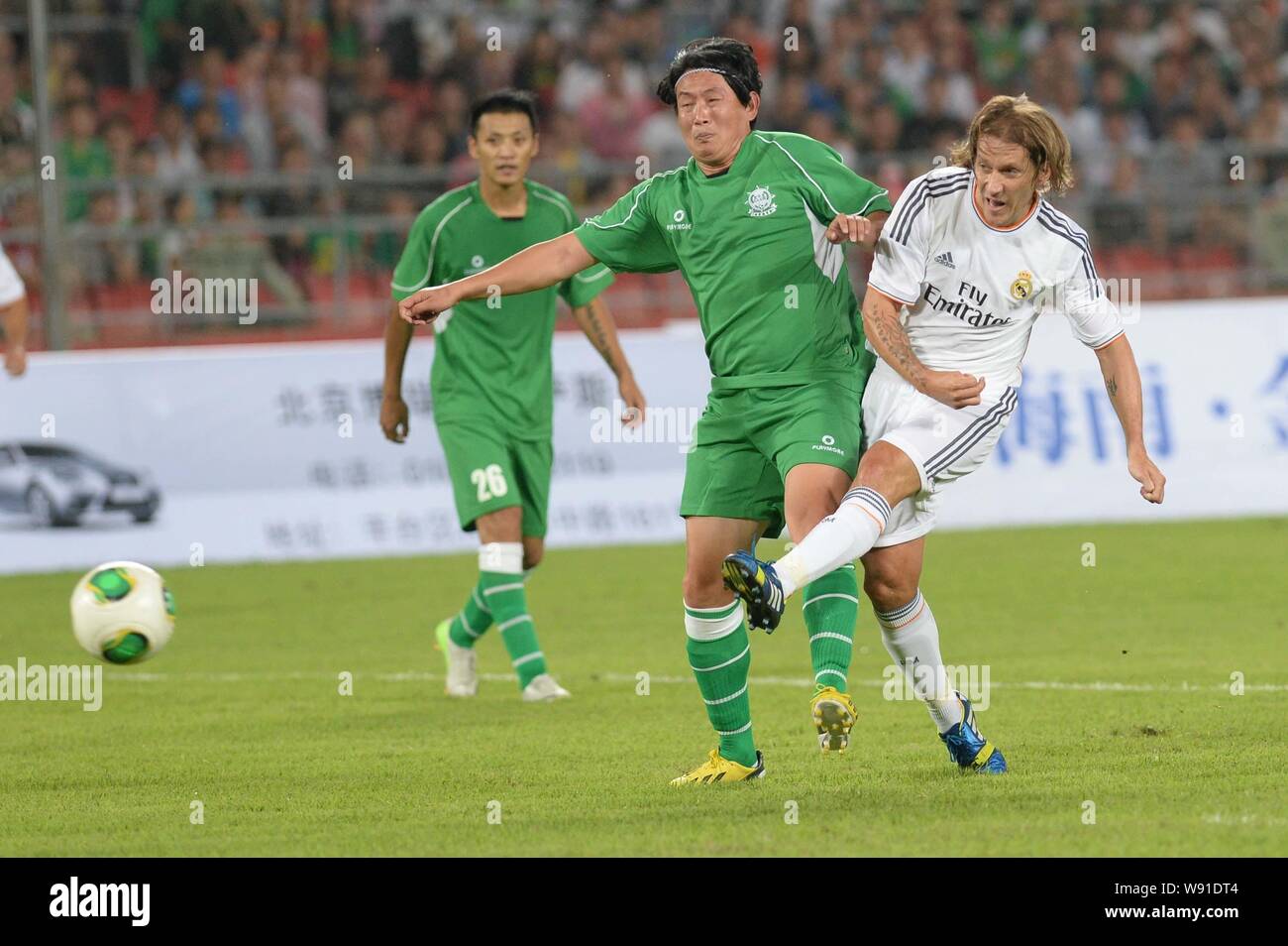 Real madrid michel salgado hi-res stock photography and images - Alamy