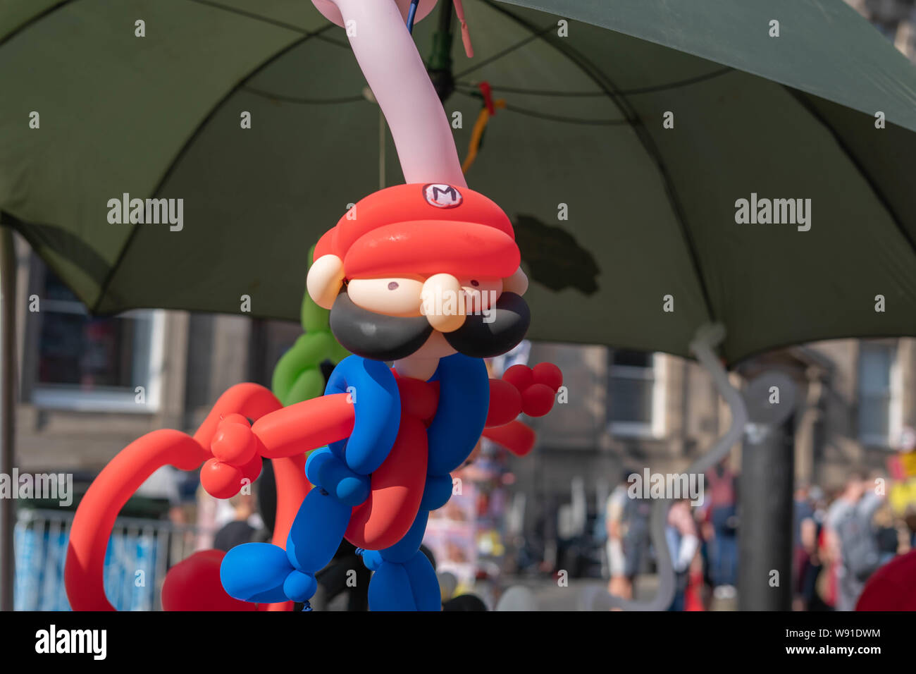 Balloon models hi-res stock photography and images - Alamy