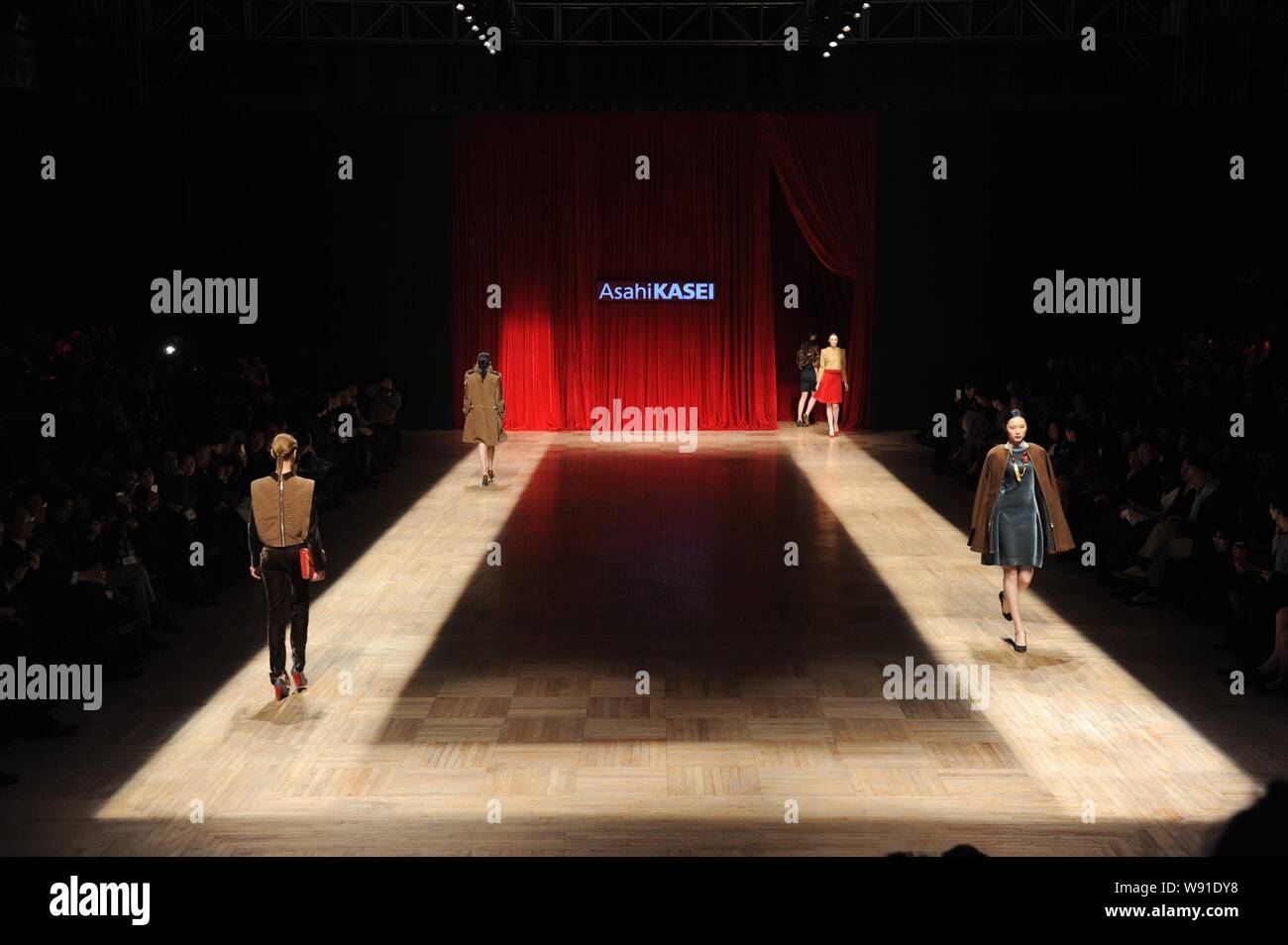 Models display new creations by Chinese fashion designer Wang Yutao in ...
