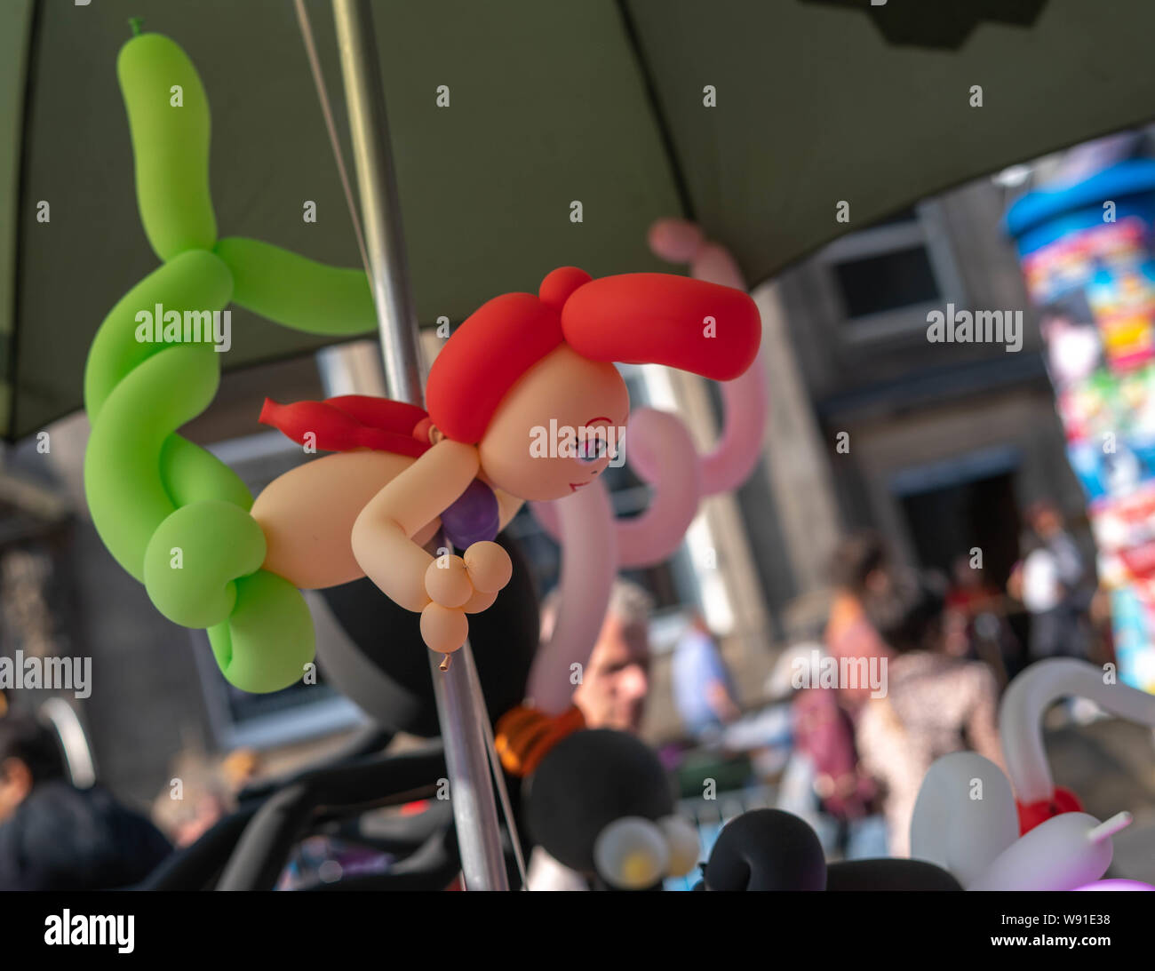 Balloon models hi-res stock photography and images - Alamy