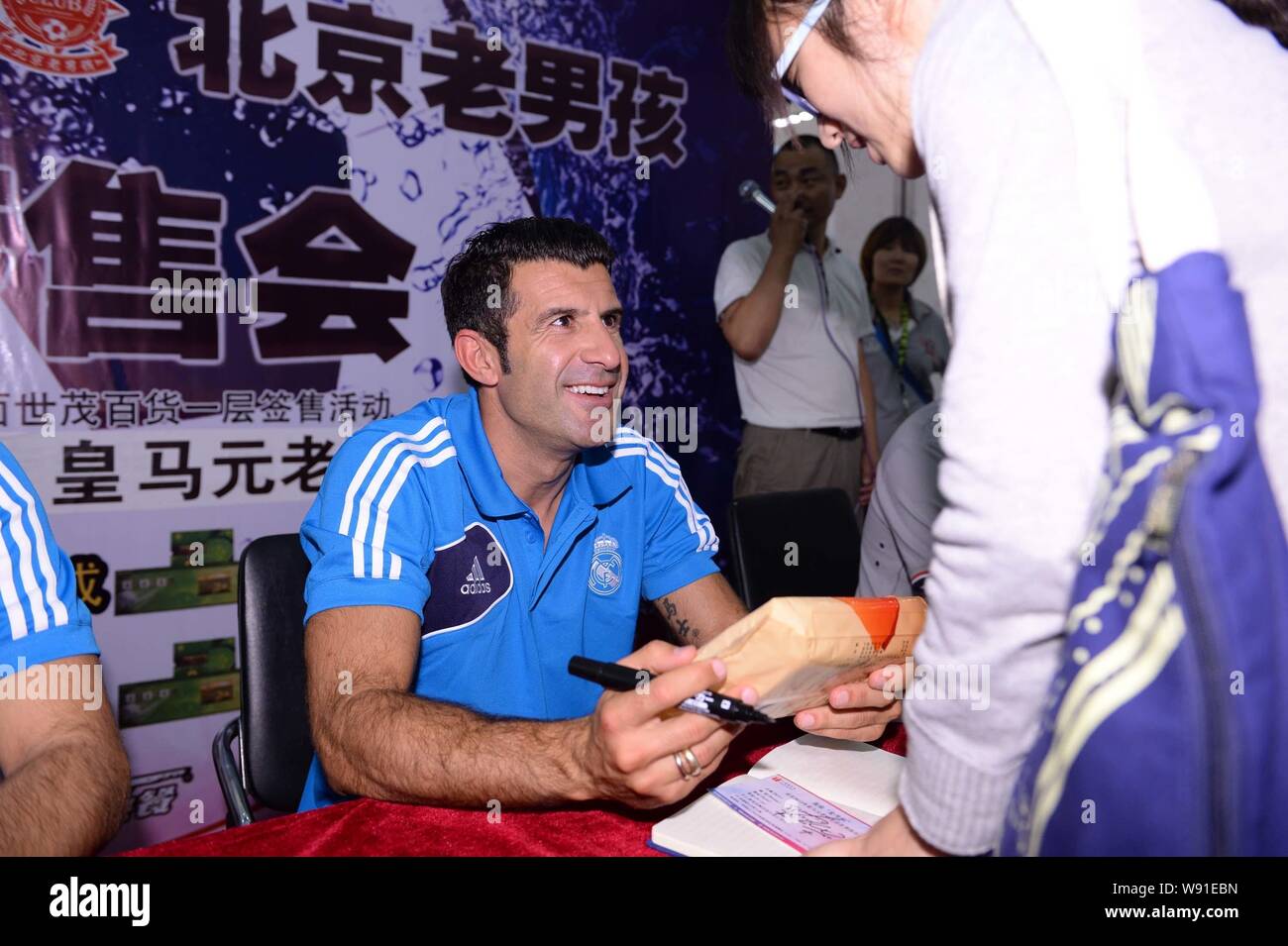 Portuguese football star Luis Figo of Real Madrid Leyendas autographs ...