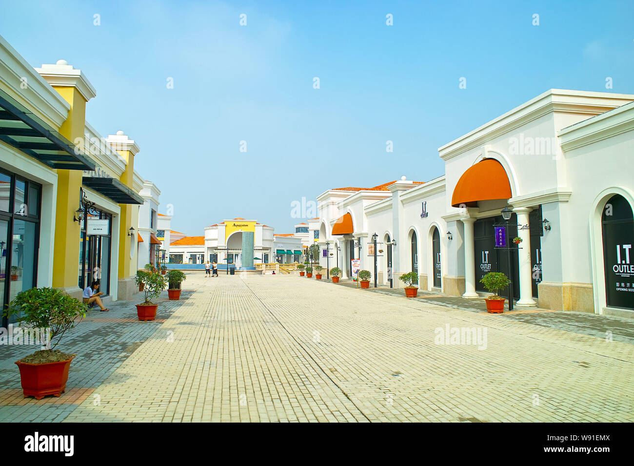 Bailian outlets plaza hi-res stock photography and images - Alamy