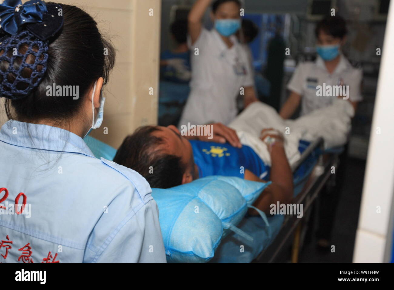 Chinese hospital ship hi-res stock photography and images - Alamy