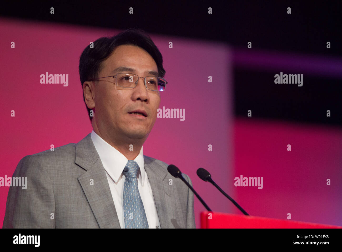 Shanghai tower construction hi-res stock photography and images - Alamy