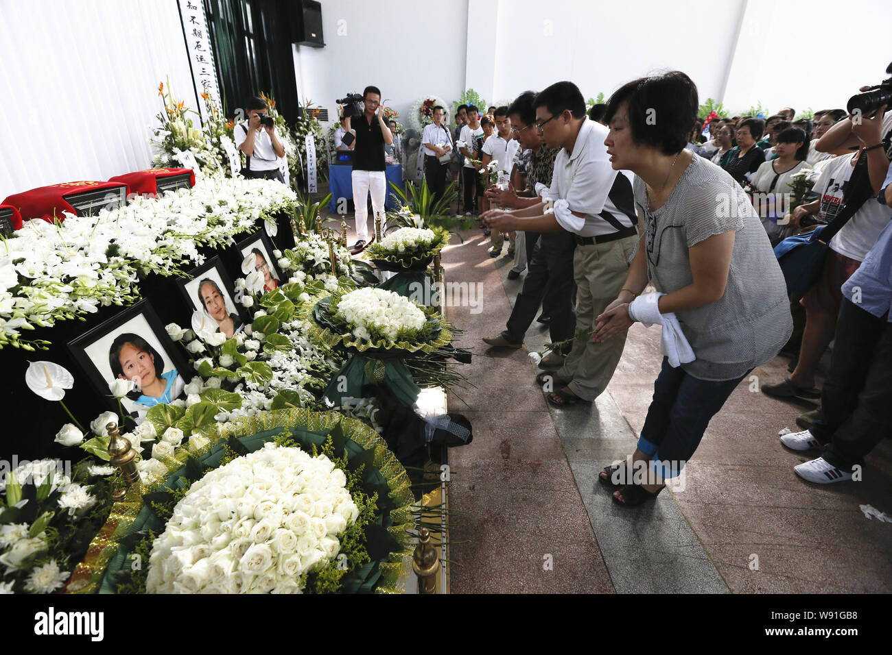 Family members of Chinese students Liu Yipeng, Wang Linjia and Ye ...
