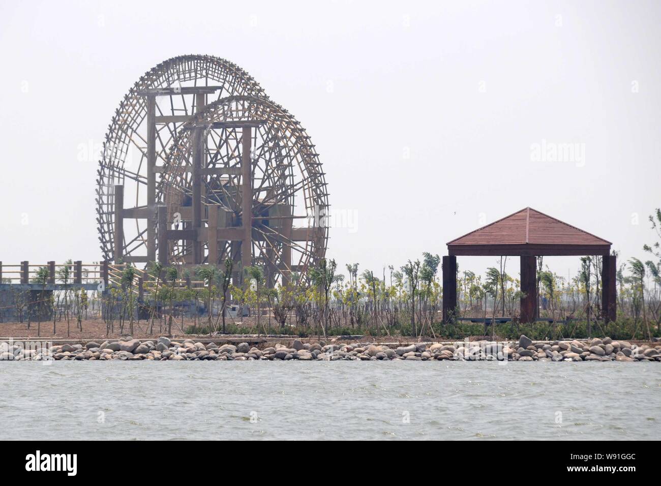 Largest waterwheel hi-res stock photography and images - Alamy
