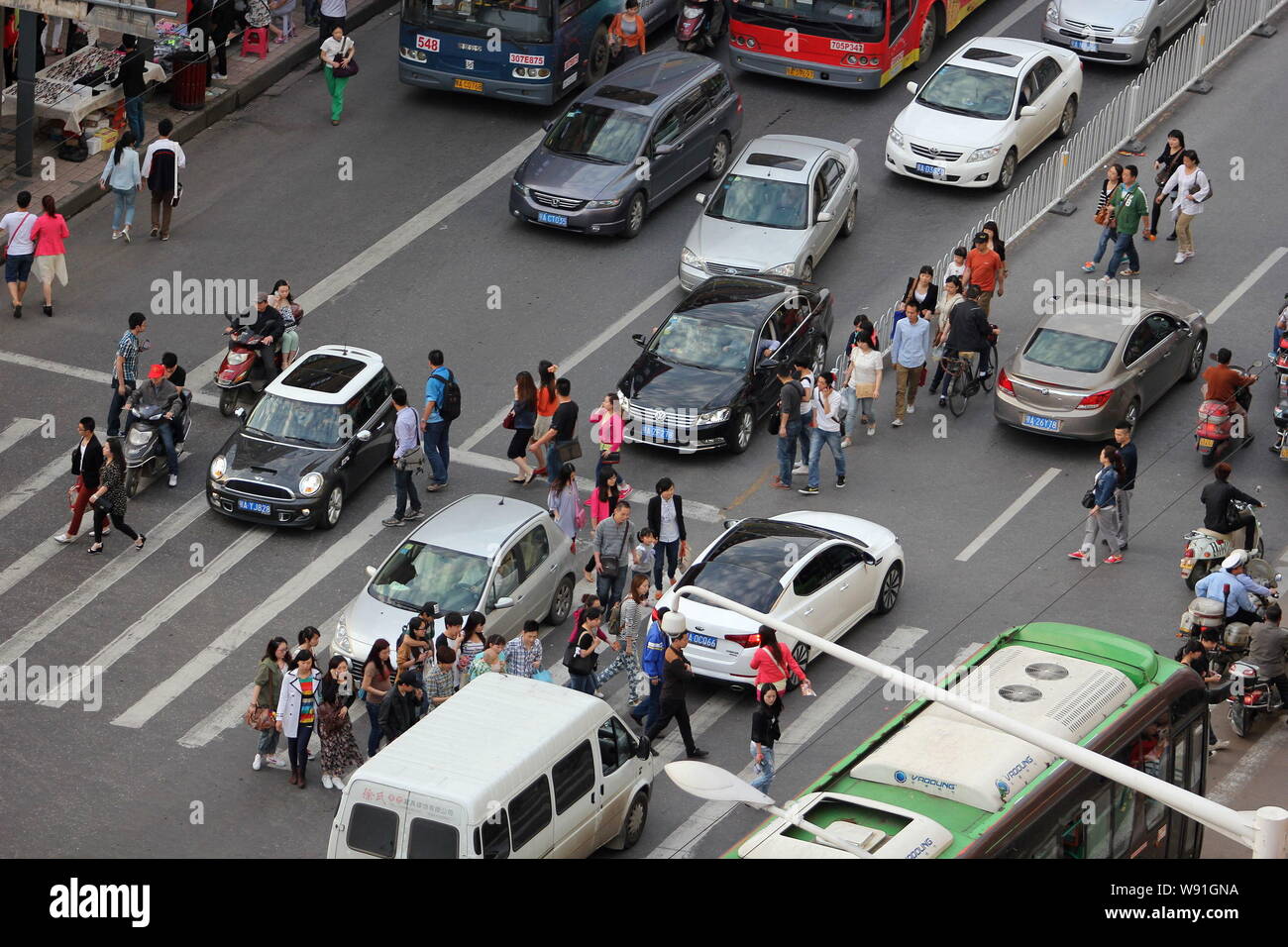 Chinese traffic rule hi-res stock photography and images - Alamy